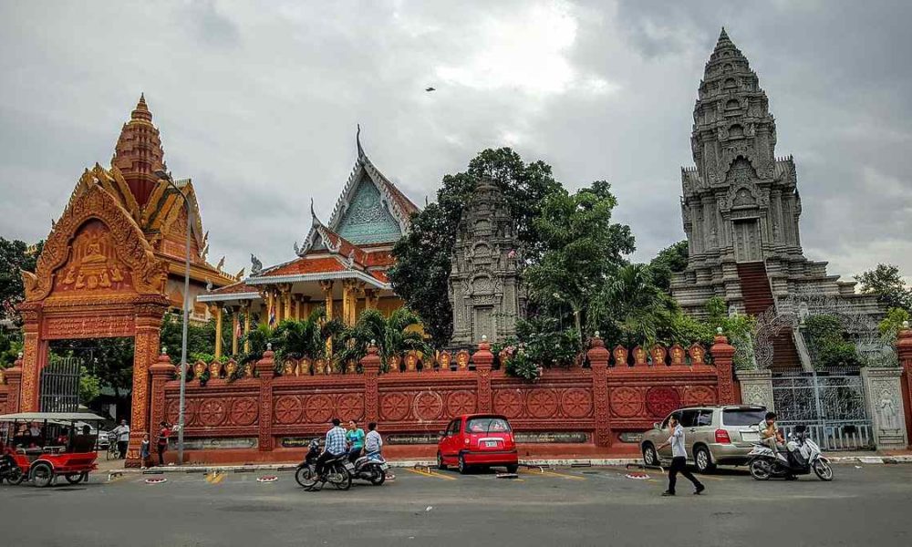 10 Tourist Attractions in Phnom Penh