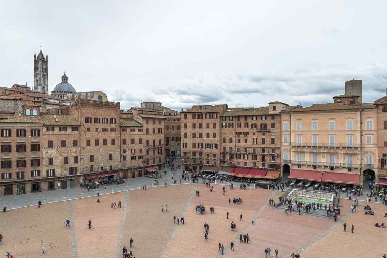 Top 10 Most Famous City Squares In The World