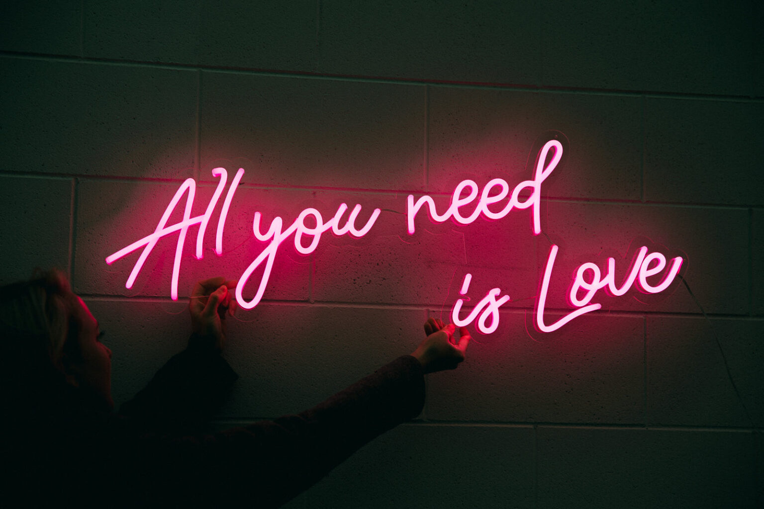 Tips on How to Design Your Own Custom Neon Sign