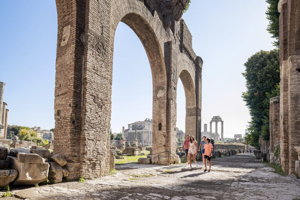 10 Advantages of Heritage and Historical Tourism