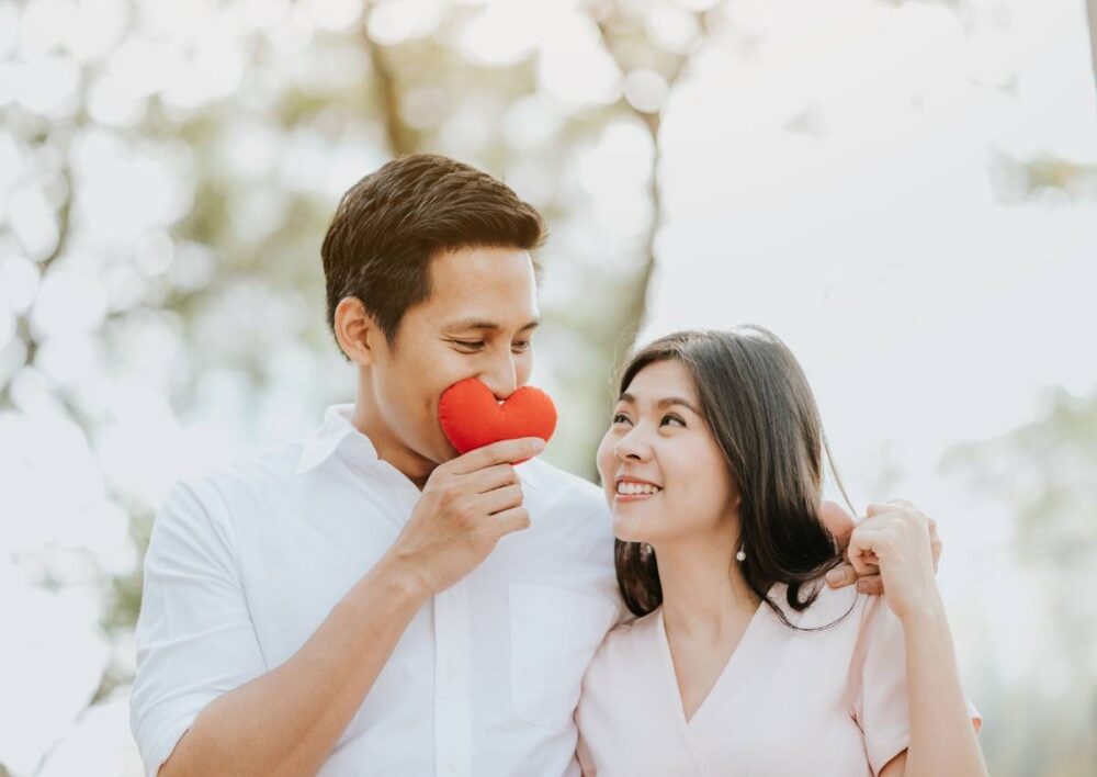 5 Reasons You Should Date a Foreigner