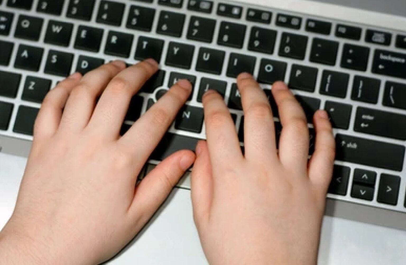 How To Customize Your Keyboard For Faster Replies And Messages
